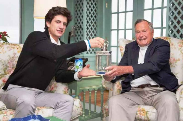 George H. W. Bush (Senior) Age, Death, Wife, Family, Biography &More ...