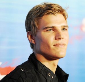 Chris Zylka Age, Height, Girlfriend, Family, Biography & More ...